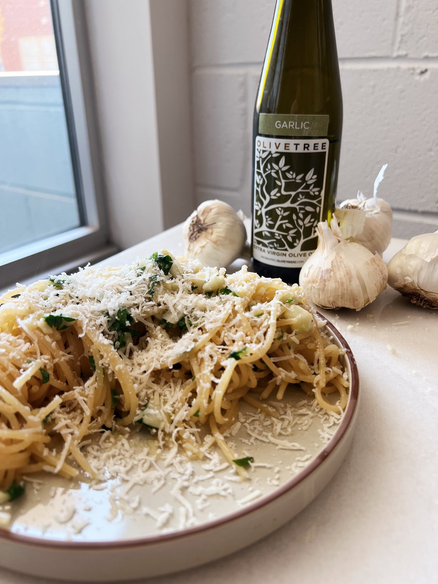 Garlic Spaghetti Recipe – Olive Tree KC